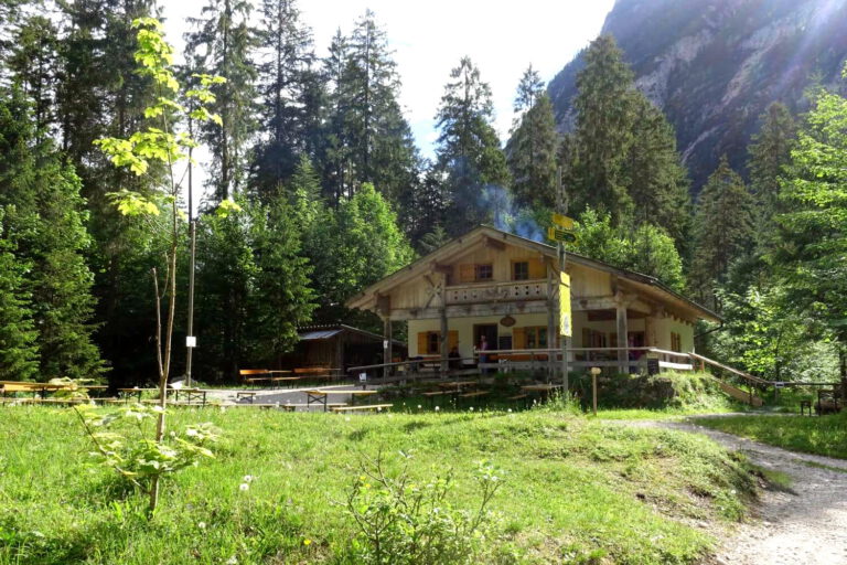 Zugspitze: Wandern durchs Reintal - So schaffst du es in 1 Tag