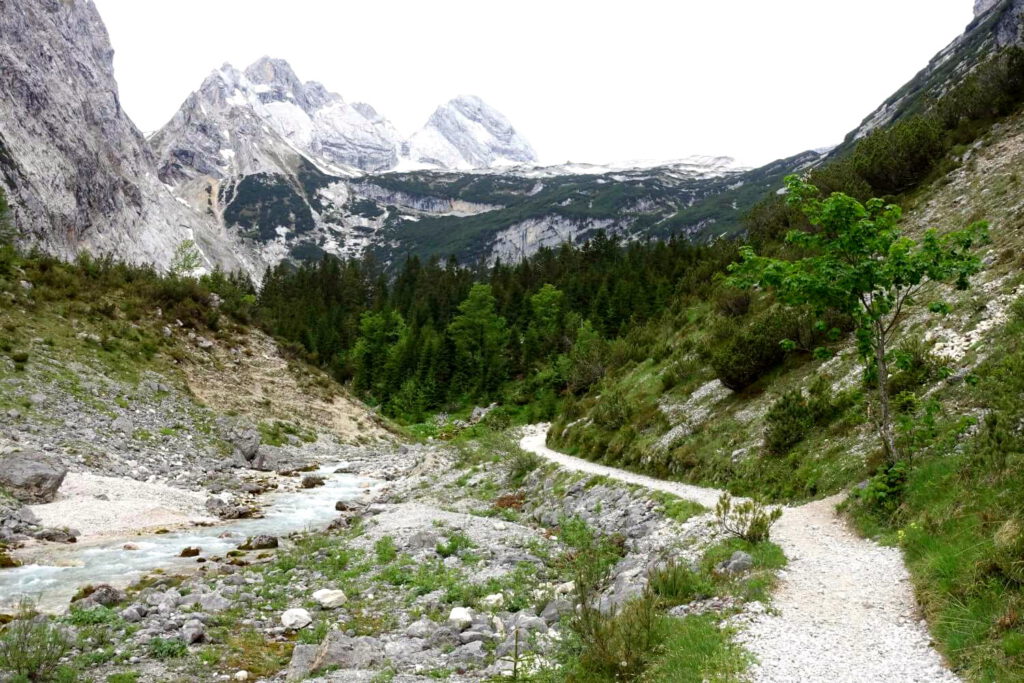 Zugspitze: How to hike the highest mountain of Germany in 1 day